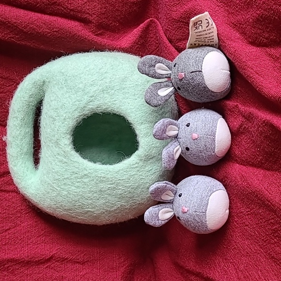 LOVEVERY | Toys | Lovevery Toy 3 Gray Bunnies Rabbits Felt Burrow ...